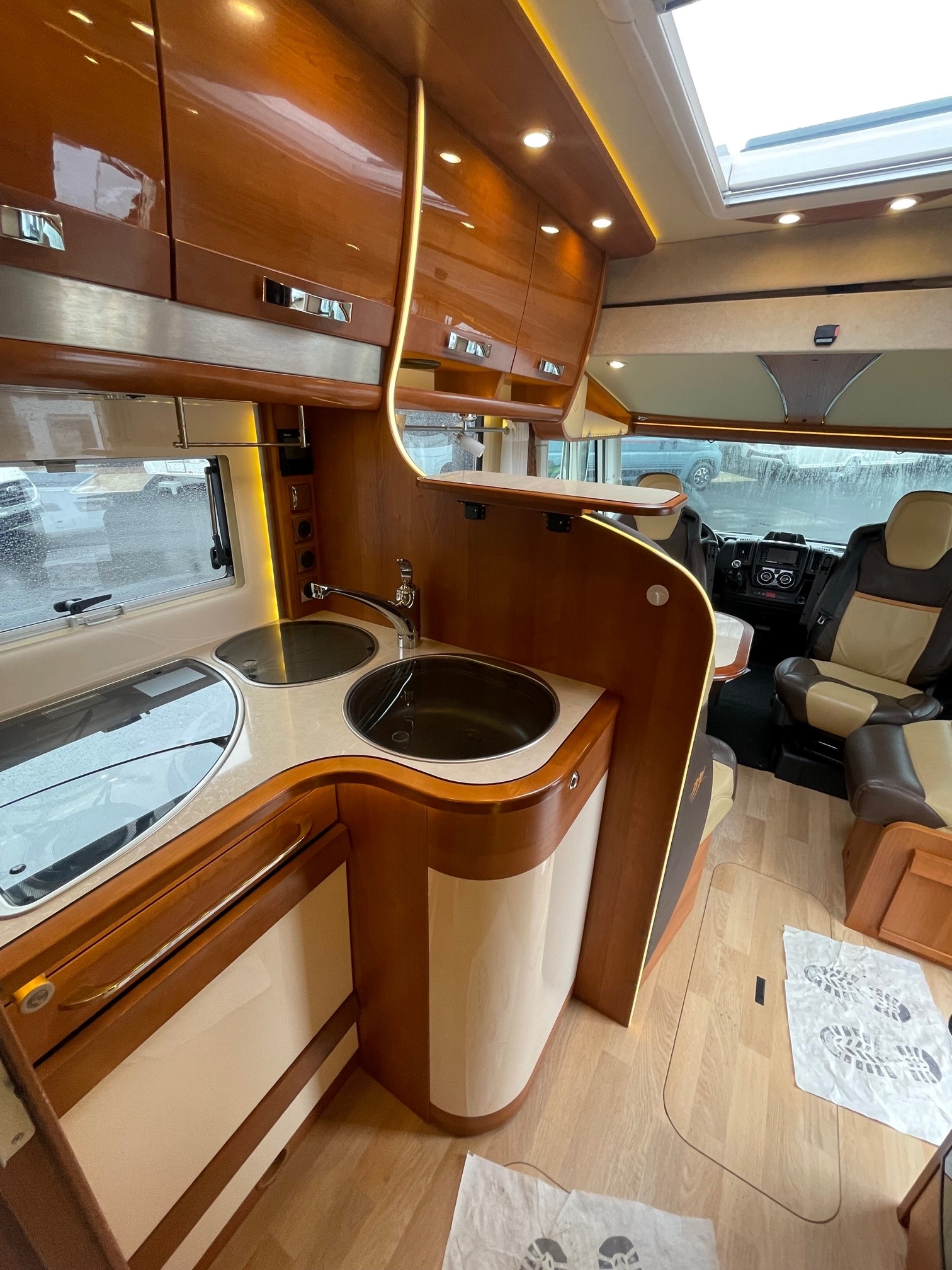 RAPIDO DISTINCTION I 90 VL 3500 KG 150 CV – Camping car ideal