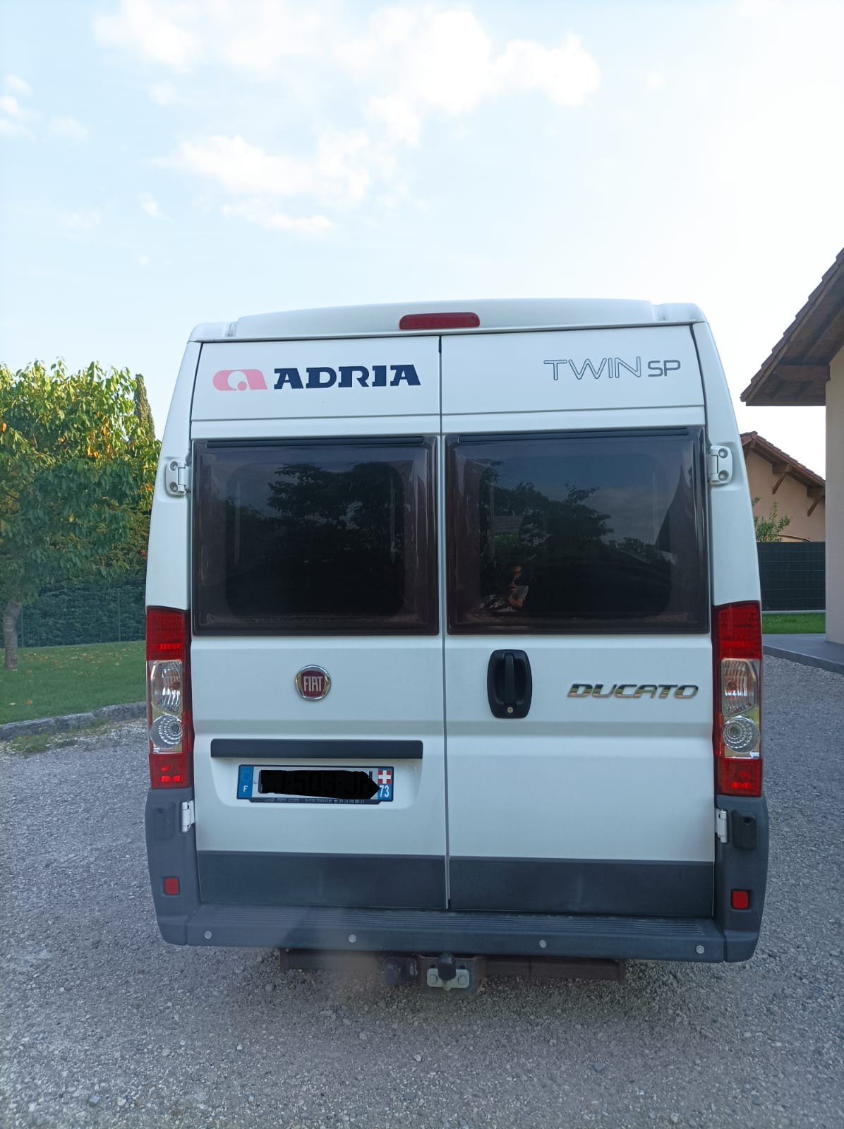 Fourgon Adria – Camping car ideal